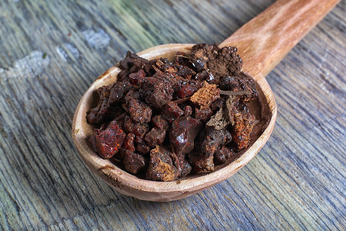 15 Myrrh Essential Oil Uses and Benefits. What is Myrrh Used For? 15 Myrrh Essential Oil Uses and Benefits. What is Myrrh Used For?